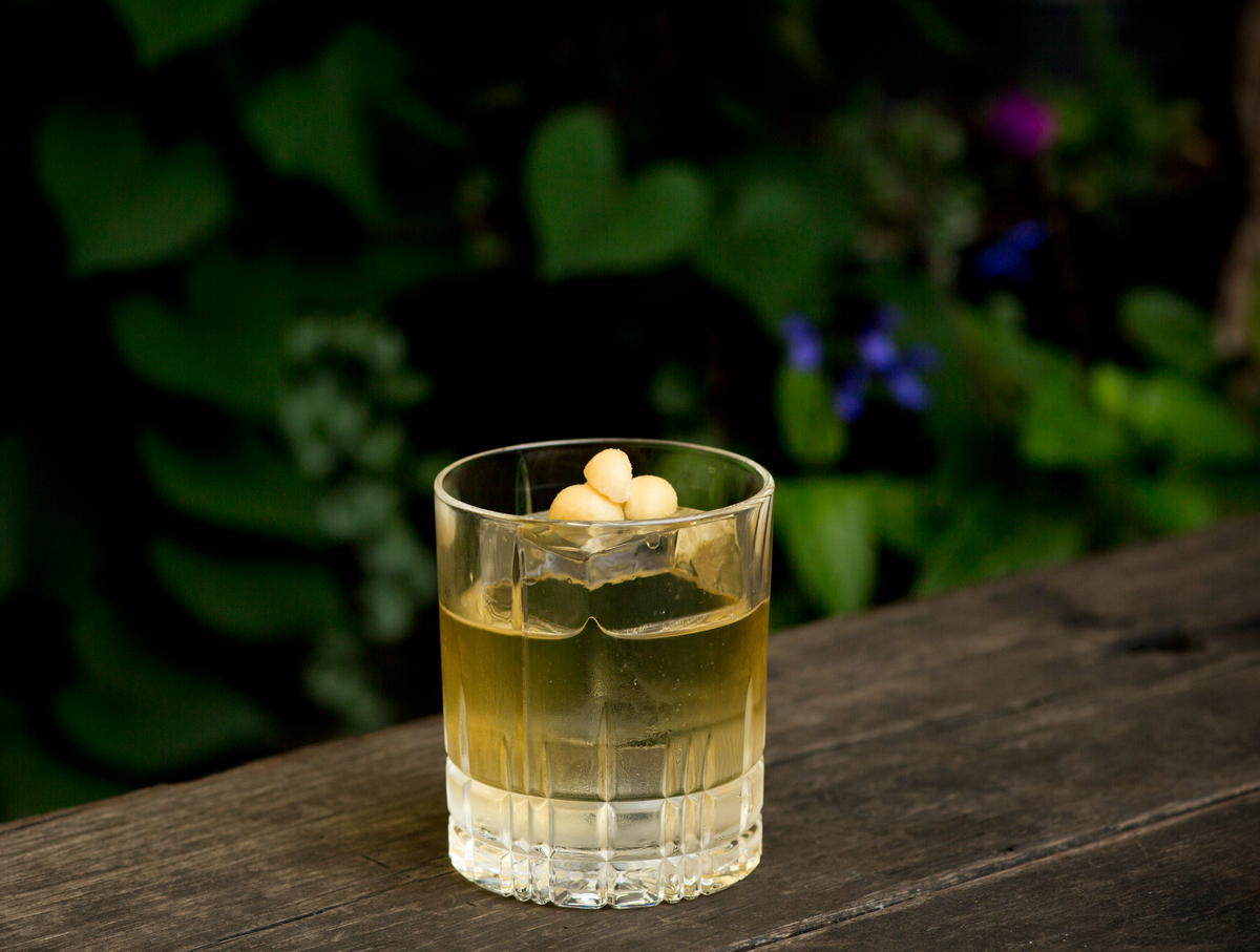 Native Drinking: Lemon Aspen Mint Spritz | Bondi Wash